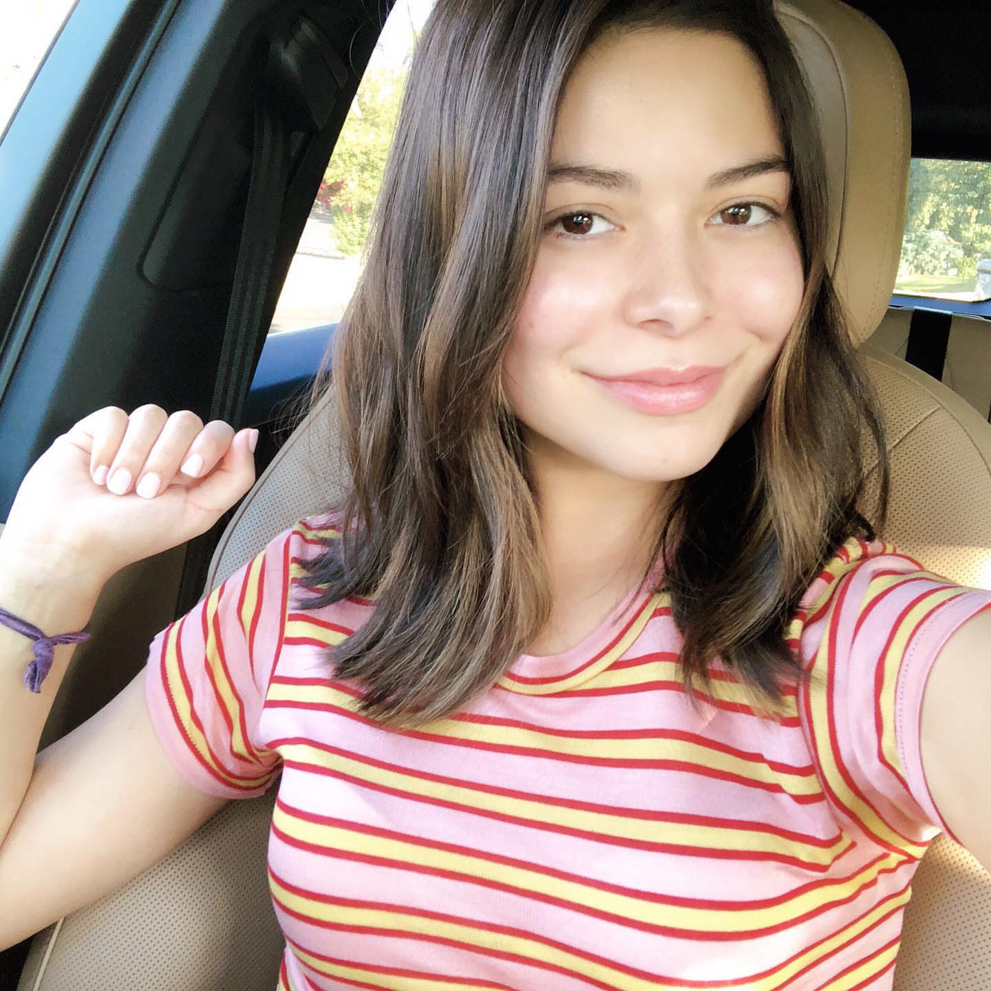 Miranda Cosgrove Car Selfie